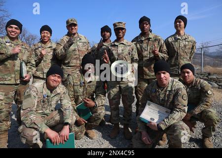 Soldiers assigned to 541st Field Feeding Company, 498th Combat ...