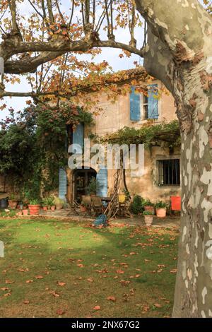 Provencal mas (farmhouse Stock Photo - Alamy