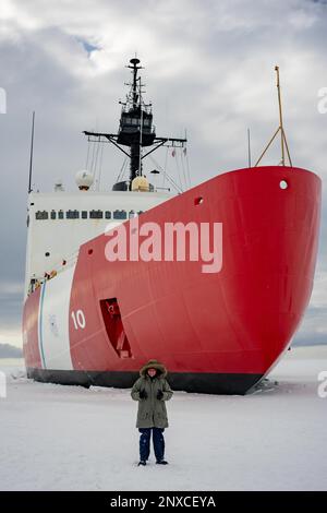 Seaman with thumbs Stock Photo - Alamy
