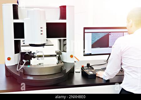 High capacity benchtop multisensor measurement system Stock Photo - Alamy