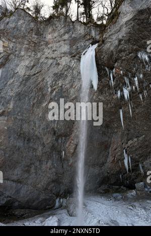 Wildensteiner Wasserfall, Kärnten, Gallizien, Freifallend, Wasserfall ...