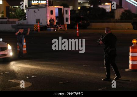 Photo by: GOTPAP/STAR MAX/IPx201710/1/17Atmosphere in the immediate ...