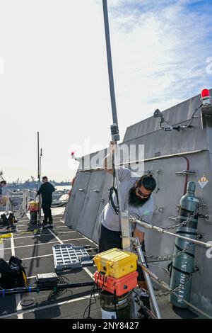 Engineering Technician 2nd Class Ronnie Robles of Naval Air Warfare ...