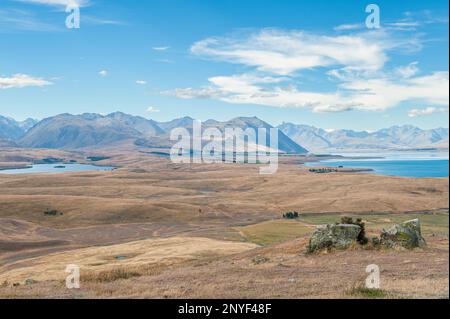 Mackenzie country with Lake Alexandrina and Lake Tekapo on South Island ...