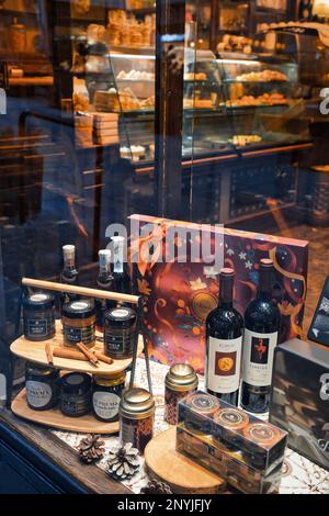 Shop window in Cagliari with traditional Souvenirs-MIRTO liqueur ...
