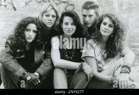 JUSTINE BATEMAN, JULIA ROBERTS, BRITTA PHILLIPS, TRINI ALVARADO, SCOTT ...