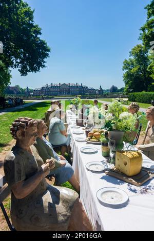 Nordkirchen: Schloss Nordkirchen water Castle, sculptures of ...