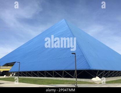 The Pyramid Sports Arena in Memphis TN Stock Photo - Alamy