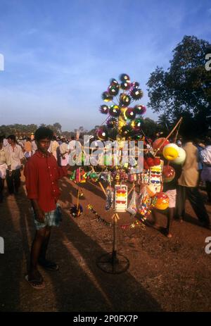 Indian Boy selling balloons Stock Photo - Alamy