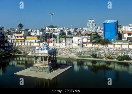 Parthasarathy temple with sacred tank at Thiruvallikeni Triplicane in ...