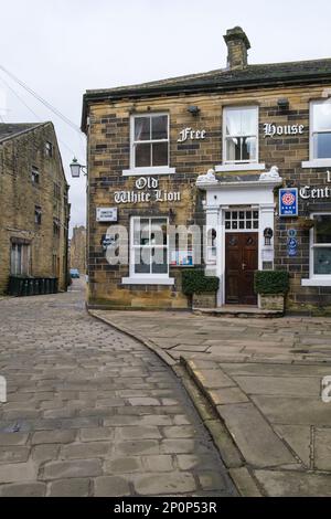 The Old White Lion, Haworth, West Yorkshire Stock Photo - Alamy