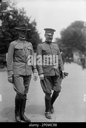 U.S. Army Col. Theodore W. Kleisner, left, Commander of 1st Brigade ...