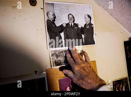 Frank Gleason, 96, a retired colonel with the Office of Strategic ...