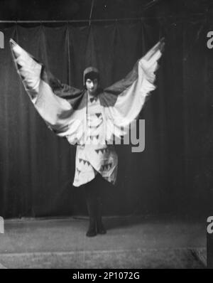 Miss Lindahl, portrait photograph, 1918 Oct. 1. Possibly a portrait of ...