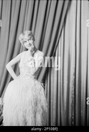 Taylor, Ruth Lee, Miss, portrait photograph, 1927 Stock Photo - Alamy