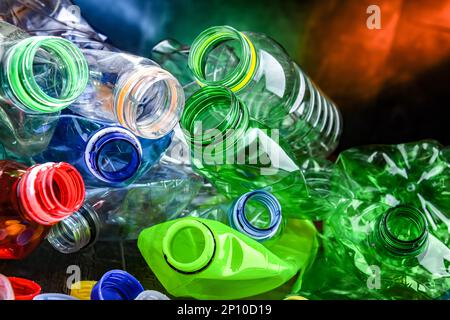 Empty colored drink bottles. Recyclable plastic waste Stock Photo - Alamy