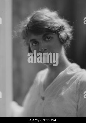 Corbin, Louise, Miss, portrait photograph. Genthe photograph collection ...