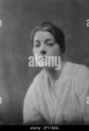 Elsinger, Miss, portrait photograph. Genthe photograph collection Stock ...
