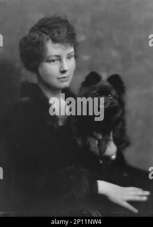 Hartshorne, Miss, portrait photograph, 1917 May 15 Stock Photo - Alamy
