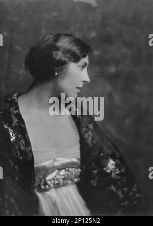 Lindahl, A., Miss, portrait photograph, 1915 Sept. 22 Stock Photo - Alamy