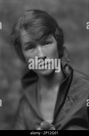 Osborn, Audrey, Miss, portrait photograph, between 1913 and 1942 Stock ...