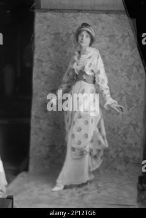 Spade, Gypsy (Yum-Yum), portrait photograph, 1913 Stock Photo - Alamy