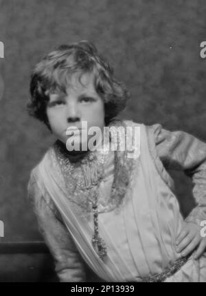 Guinness, Loel, portrait photograph, 1913 Stock Photo - Alamy