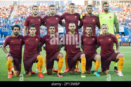 A.S. Roma's football team player Francesco Totti graffiti in Rome ...