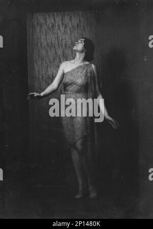 Elizabeth Duncan dancers and children, between 1916 and 1941 Stock ...