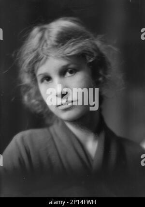 MacKaye, Percy, daughter of, portrait photograph, 1914 or 1915 Stock ...