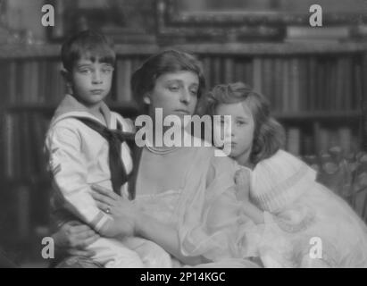 James Ben Ali Haggin III and Helen Roche (1915 Stock Photo - Alamy