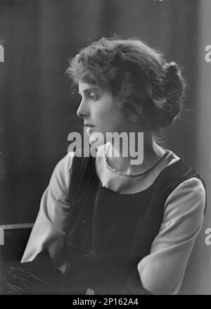 Miss Marie Goff, portrait photograph, 1918 Sept. 16 Stock Photo - Alamy
