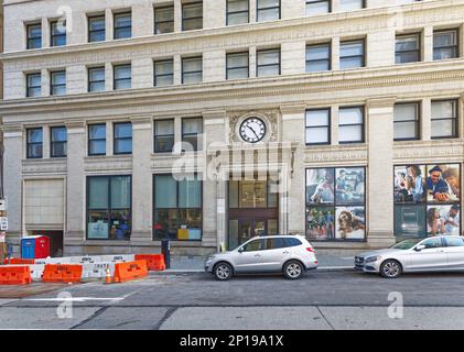 Pittsburgh Downtown: Allegheny Apartments, the former Frick Building ...
