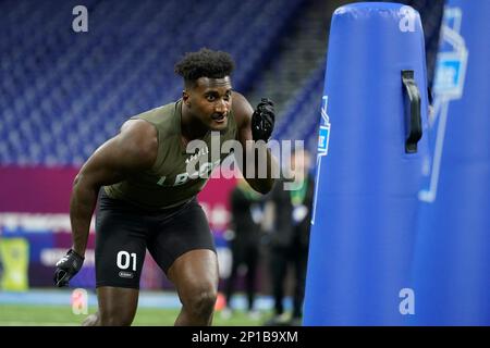 Louisville linebacker Yasir Abdullah runs a drill at the NFL football ...