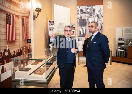 Rod Gainer, curator, Arlington National Cemetery, gives a tour of the ...