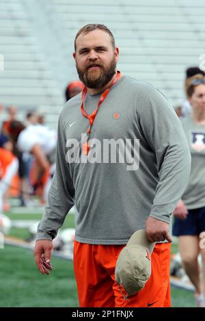 Illinois offensive line coach Luke Butkus stands on the sideline of an ...