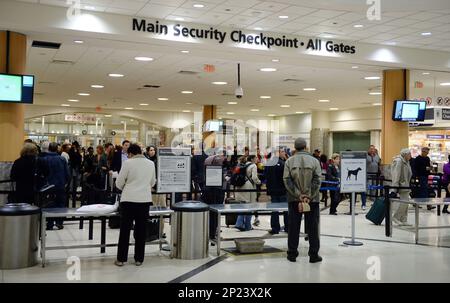 Main Security Checkpoint at Atlanta International Airport in Atlanta ...