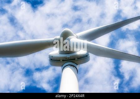 Known as the Toronto WindShare ExPlace turbine, the wind turbine in ...