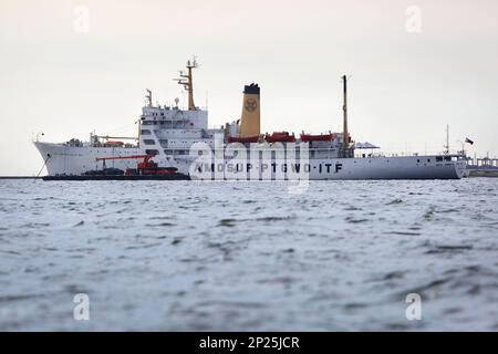 Training ship KAPITAN FELIX OCA anchored in Manila Bay, Philippines ...