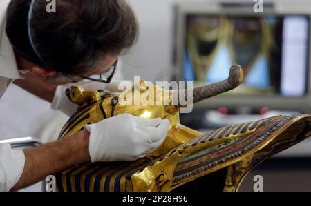 Tutankhamun's golden burial mask on black bacground. King Tut Stock ...