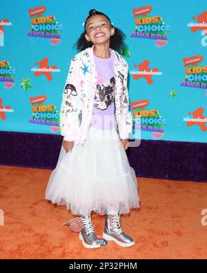 Madison Skye Validum arrives at The 2023 Nickelodeon Kids Choice Awards ...