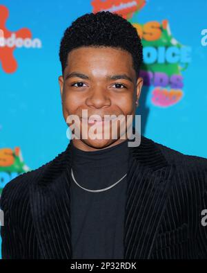 Elijah Cooper arrives at The 2023 Nickelodeon Kids Choice Awards held ...