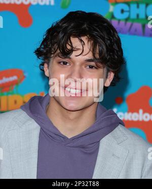 Naveen Paddock arrives at The 2023 Nickelodeon Kids Choice Awards held ...