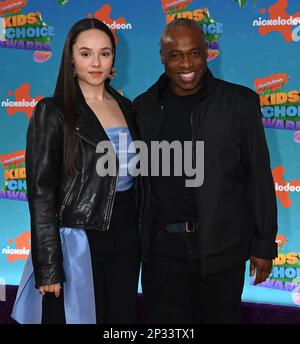 LOS ANGELES - MAR 4: Piper Lewis, Phill Lewis at the Kids Choice Awards ...