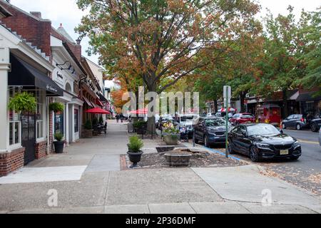Haddonfield town Main Thoroughfare, New Jersey - USA Stock Photo - Alamy