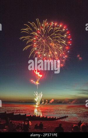 Fireworks finale at the Whitstable Oyster Festival in Reeves Beach ...