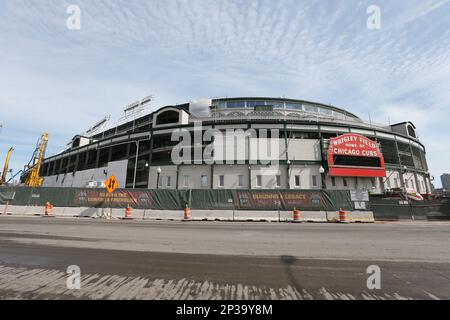 Newly constructed brick wall at the front of a house Stock Photo - Alamy