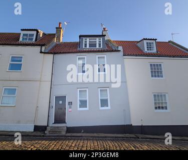 Tipple cottage on Henrietta Street in Whitby North Yorkshire Stock ...