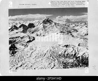 Alaska - Iliamna Volcano, Aerial Photograph Stock Photo - Alamy