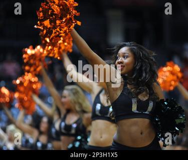 A cheerleader huddle Stock Photo - Alamy